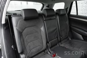 Black Skoda Kodiaq 2023 in Riga, with an engine capacity of 1.50 L and mileage of 125 thousand km for 28650 €, photo 28 on AUTOMOTO.COM.LV