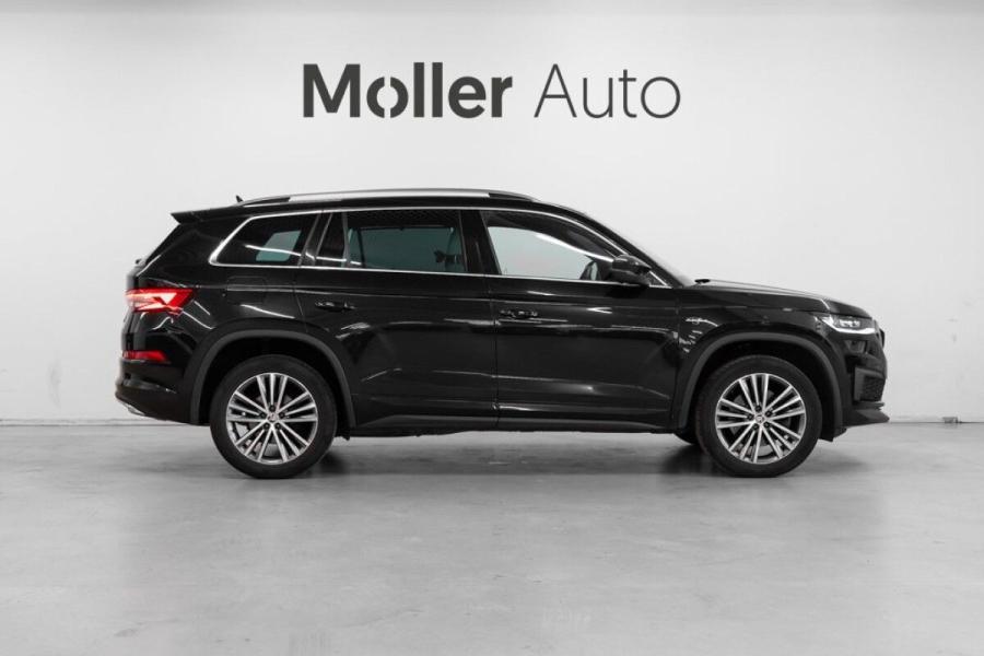 Черный Шкода Kodiaq 2023 в Вильнюс, объемом двигателя 2.00 л и пробегом 77 тыс. км за 35900 €, фото 5 на AUTOMOTO.COM.LV