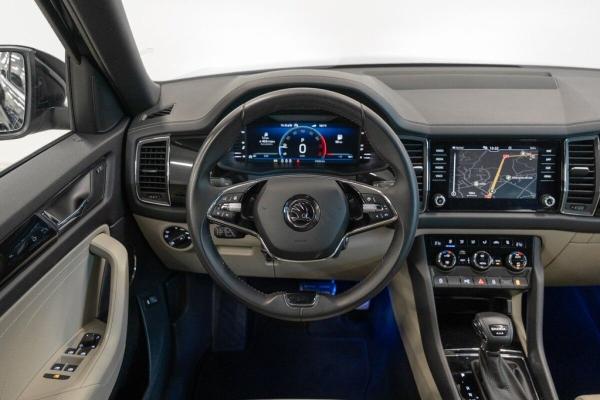 Шкода Kodiaq 2023 в Вильнюс на AUTOMOTO.COM.LV Черный Шкода Kodiaq 2023 в Вильнюс, объемом двигателя 2.00 л и пробегом 77 тыс. км за 35900 €, фото 10 на AUTOMOTO.COM.LV