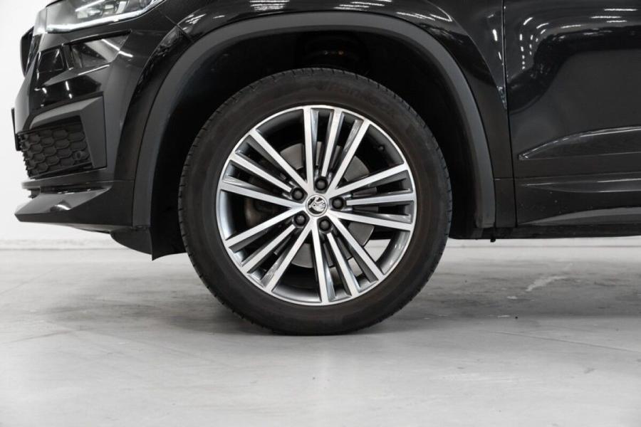 Черный Шкода Kodiaq 2023 в Вильнюс, объемом двигателя 2.00 л и пробегом 77 тыс. км за 35900 €, фото 28 на AUTOMOTO.COM.LV