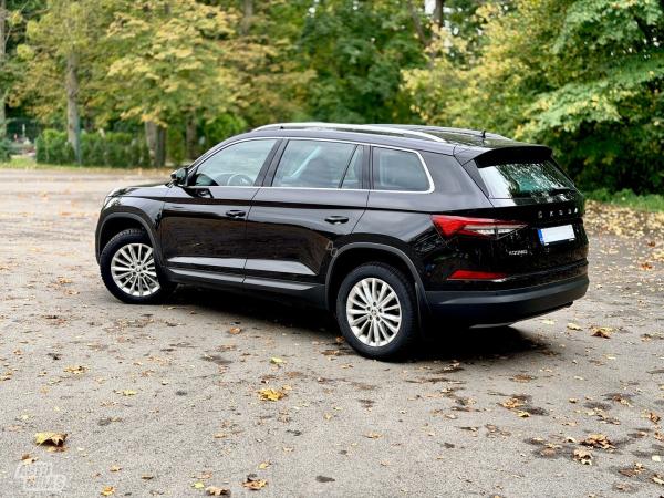 Skoda Kodiaq 2023 Kauņa vietnē Melns Skoda Kodiaq 2023 Kauņa, ar dzinēja tilpumu 2.00 L un nobraukumu 66 tūkst. km par 29600 €, foto 4 vietnē AUTOMOTO.COM.LV
