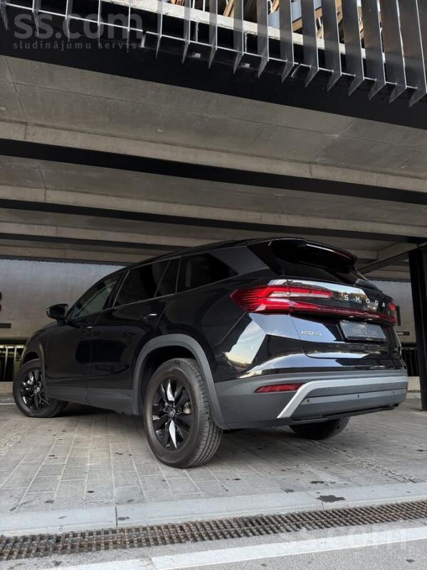 Melns Skoda Kodiaq 2024 Rīga, ar dzinēja tilpumu 2.00 L un nobraukumu 33 tūkst. km par 32500 €, foto 4 vietnē AUTOMOTO.COM.LV