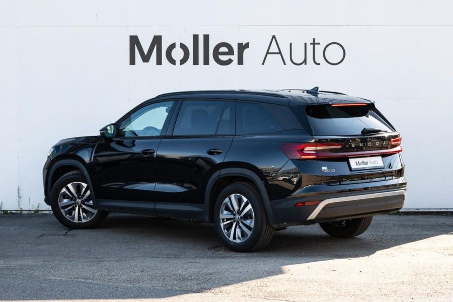 Black Skoda Kodiaq 2024 in Riga, with an engine capacity of 1.50 L and mileage of 39 thousand km for 33500 €, photo 4 on AUTOMOTO.COM.LV