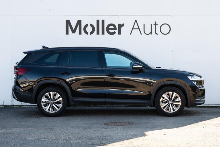 Black Skoda Kodiaq 2024 in Riga, with an engine capacity of 1.50 L and mileage of 39 thousand km for 33500 €, photo 6 on AUTOMOTO.COM.LV