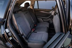 Black Skoda Kodiaq 2024 in Riga, with an engine capacity of 1.50 L and mileage of 39 thousand km for 33500 €, photo 8 on AUTOMOTO.COM.LV