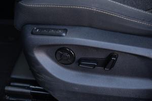 Black Skoda Kodiaq 2024 in Riga, with an engine capacity of 1.50 L and mileage of 39 thousand km for 33500 €, photo 14 on AUTOMOTO.COM.LV