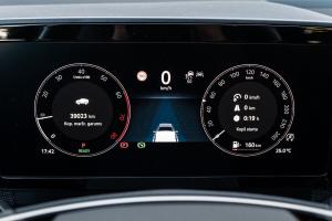 Black Skoda Kodiaq 2024 in Riga, with an engine capacity of 1.50 L and mileage of 39 thousand km for 33500 €, photo 19 on AUTOMOTO.COM.LV