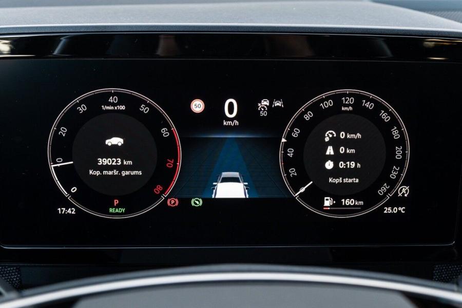 Black Skoda Kodiaq 2024 in Riga, with an engine capacity of 1.50 L and mileage of 39 thousand km for 33500 €, photo 19 on AUTOMOTO.COM.LV