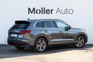 Black Skoda Kodiaq 2024 in Riga, with an engine capacity of 1.50 L and mileage of 39 thousand km for 33500 €, photo 32 on AUTOMOTO.COM.LV