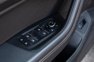 Black Skoda Kodiaq 2024 in Riga, with an engine capacity of 1.50 L and mileage of 39 thousand km for 33500 €, photo 40 on AUTOMOTO.COM.LV