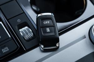 Black Skoda Kodiaq 2024 in Riga, with an engine capacity of 1.50 L and mileage of 39 thousand km for 33500 €, photo 51 on AUTOMOTO.COM.LV
