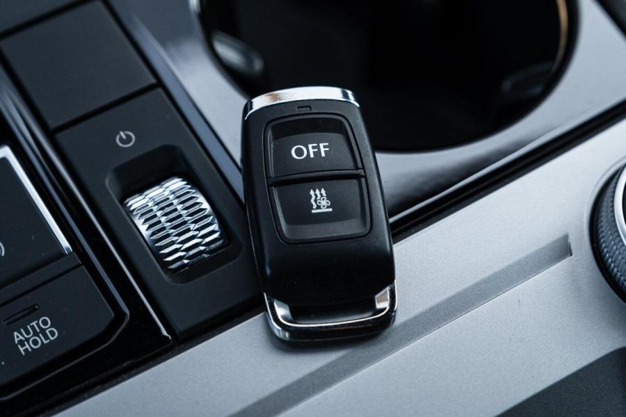 Black Skoda Kodiaq 2024 in Riga, with an engine capacity of 1.50 L and mileage of 39 thousand km for 33500 €, photo 51 on AUTOMOTO.COM.LV