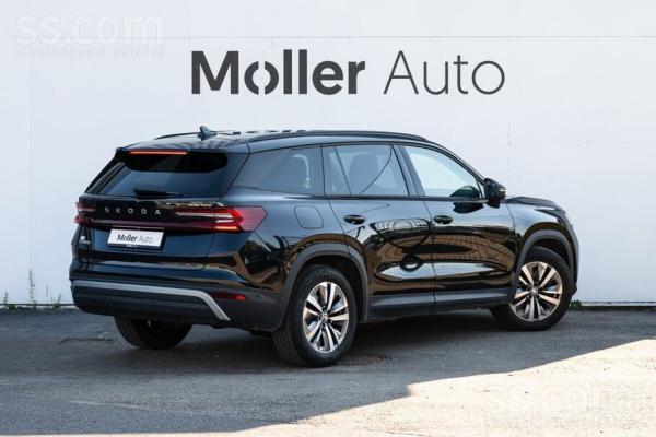 Black Skoda Kodiaq 2024 in Riga, with an engine capacity of 1.50 L and mileage of 39 thousand km for 33500 €, photo 4 on AUTOMOTO.COM.LV