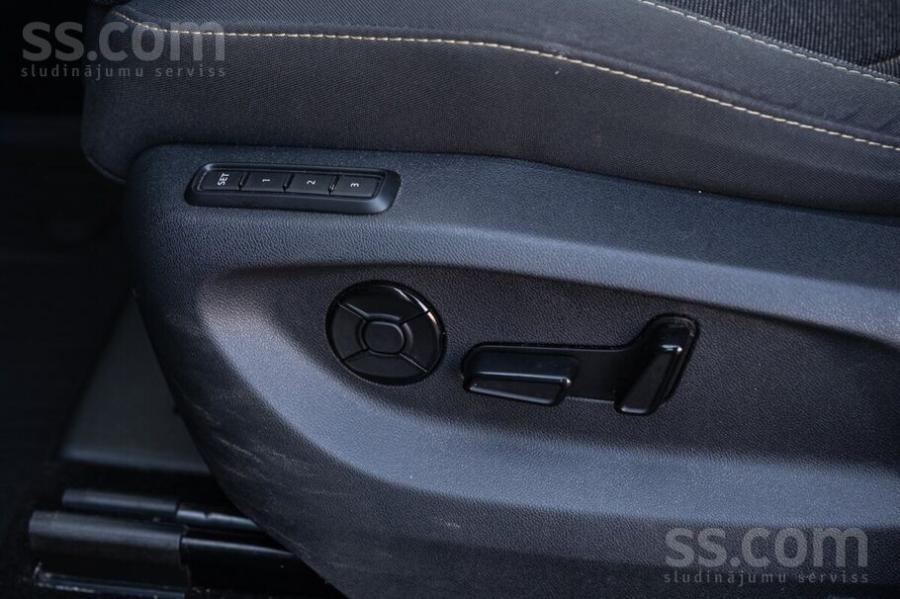 Melns Skoda Kodiaq 2024 Rīga, ar dzinēja tilpumu 1.50 L un nobraukumu 39 tūkst. km par 33500 €, foto 14 vietnē AUTOMOTO.COM.LV