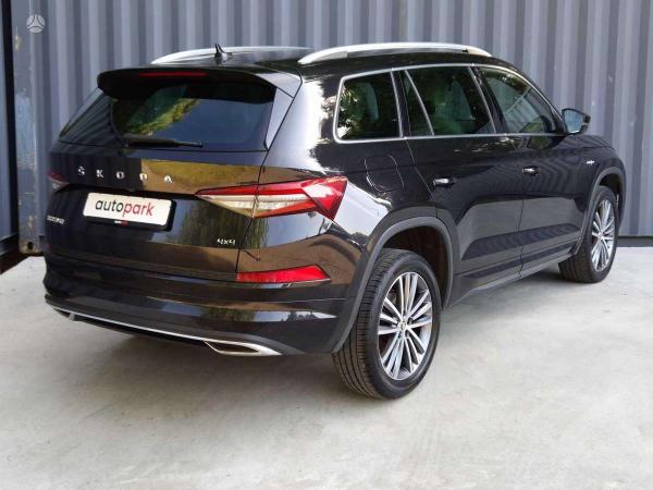 Melns Skoda Kodiaq 2024 Viļņa, ar dzinēja tilpumu 1.98 L un nobraukumu 74 tūkst. km par 37500 €, foto 3 vietnē AUTOMOTO.COM.LV