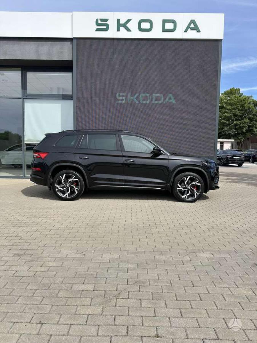 Черный Шкода Kodiaq 2024 в Клайпеда, объемом двигателя 1.98 л и пробегом 32 тыс. км за 38880 €, фото 1 на AUTOMOTO.COM.LV