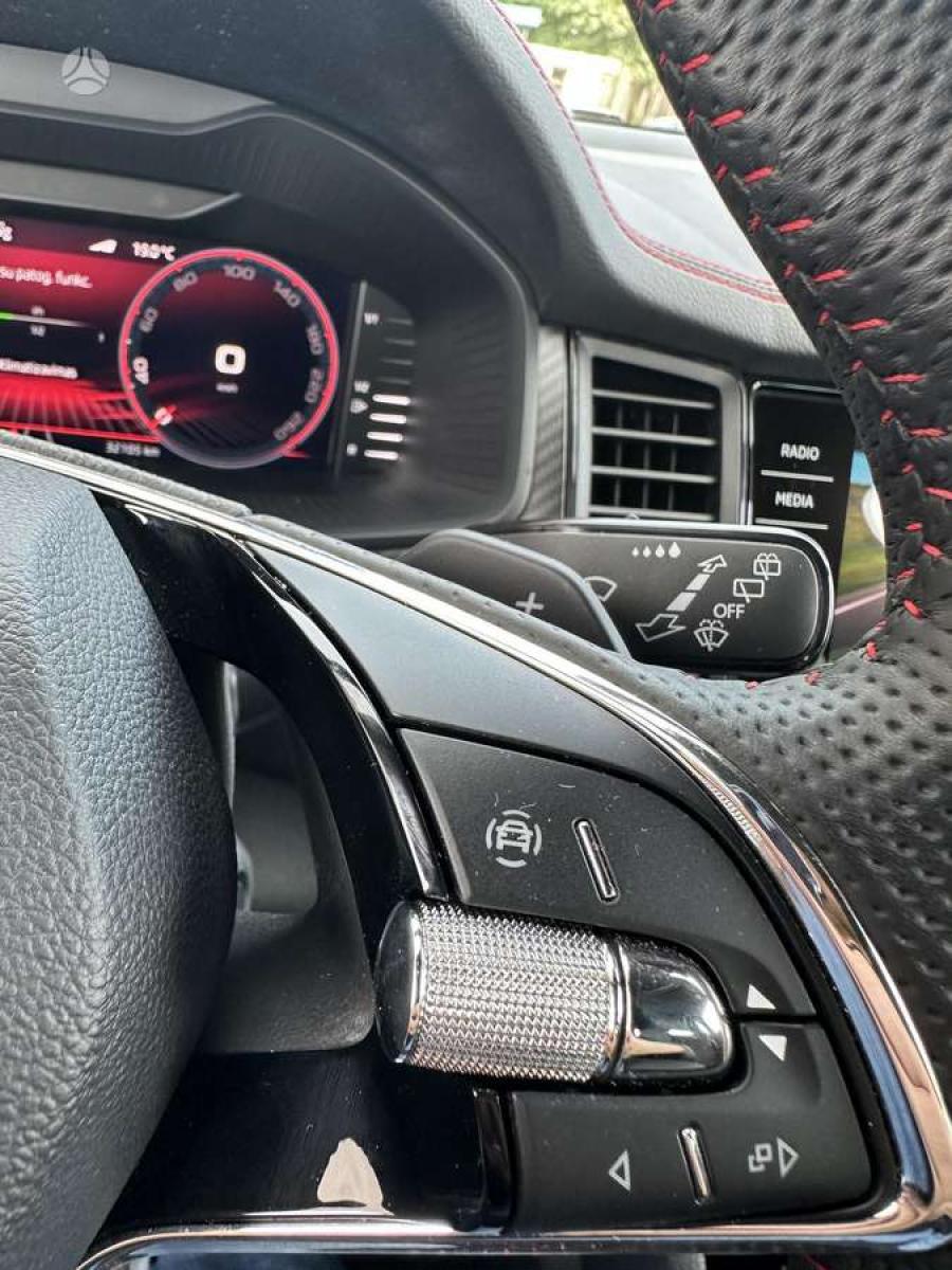 Черный Шкода Kodiaq 2024 в Клайпеда, объемом двигателя 1.98 л и пробегом 32 тыс. км за 38880 €, фото 32 на AUTOMOTO.COM.LV