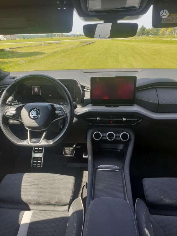 Черный Шкода Kodiaq 2024 в Плунге, объемом двигателя 1.97 л и пробегом 15 тыс. км за 37000 €, фото 8 на AUTOMOTO.COM.LV