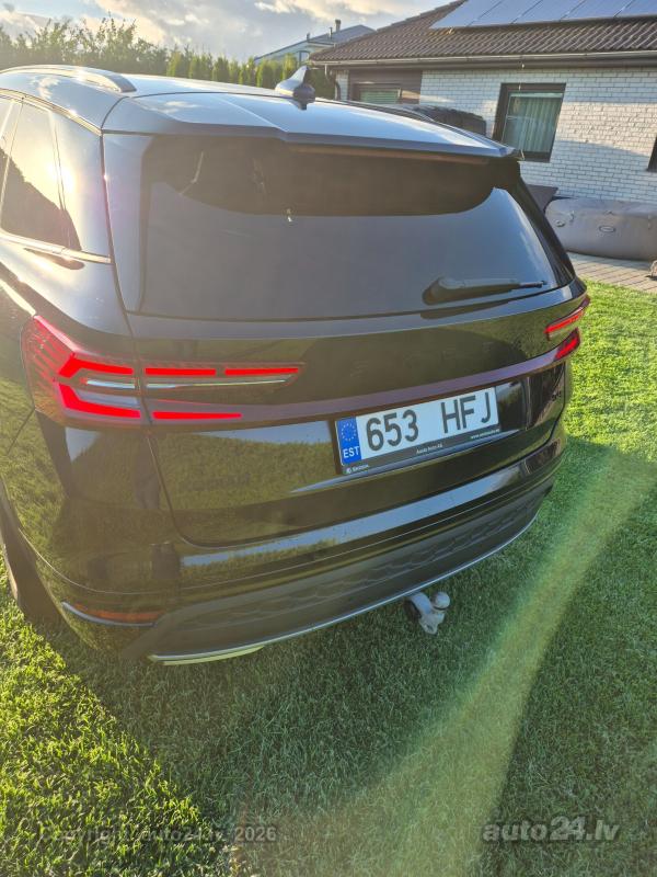 Skoda Kodiaq 2024 in Tallinn on AUTOMOTO.COM.LV Black Skoda Kodiaq 2024 in Tallinn, with an engine capacity of 2.00 L and mileage of 38 thousand km for 47600 €, photo 5 on AUTOMOTO.COM.LV