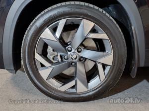 Melns Skoda Kodiaq 2024 Tallina, ar dzinēja tilpumu 2.00 L un nobraukumu 38 tūkst. km par 47900 €, foto 4 vietnē AUTOMOTO.COM.LV