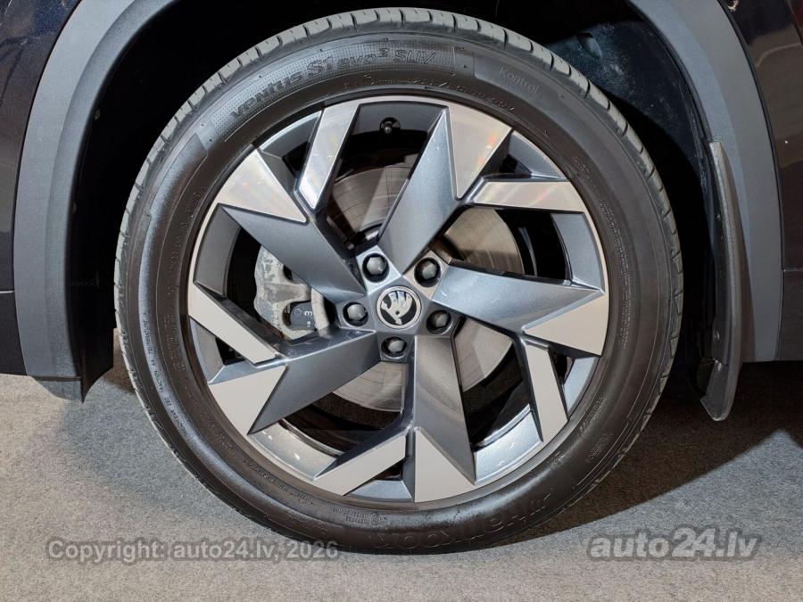 Melns Skoda Kodiaq 2024 Tallina, ar dzinēja tilpumu 2.00 L un nobraukumu 38 tūkst. km par 47900 €, foto 4 vietnē AUTOMOTO.COM.LV
