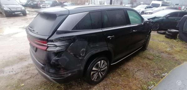 Melns Skoda Kodiaq 2025 Tallina, ar dzinēja tilpumu 1.97 L un nobraukumu 23 tūkst. km par 25600 €, foto 3 vietnē AUTOMOTO.COM.LV
