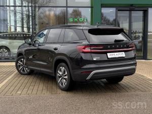Melns Skoda Kodiaq 2025 Rīga, ar dzinēja tilpumu 1.50 L un nobraukumu 3 tūkst. km par 41490 €, foto 3 vietnē AUTOMOTO.COM.LV