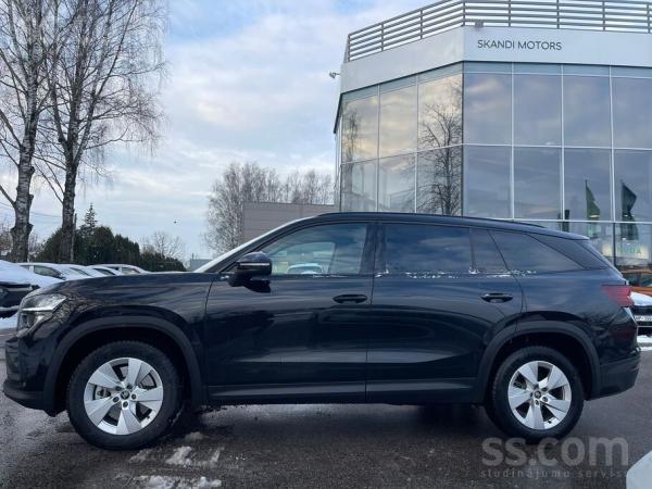 Melns Skoda Kodiaq 2025 Rīga, ar dzinēja tilpumu 1.50 L un nobraukumu 26 tūkst. km par 31200 €, foto 4 vietnē AUTOMOTO.COM.LV