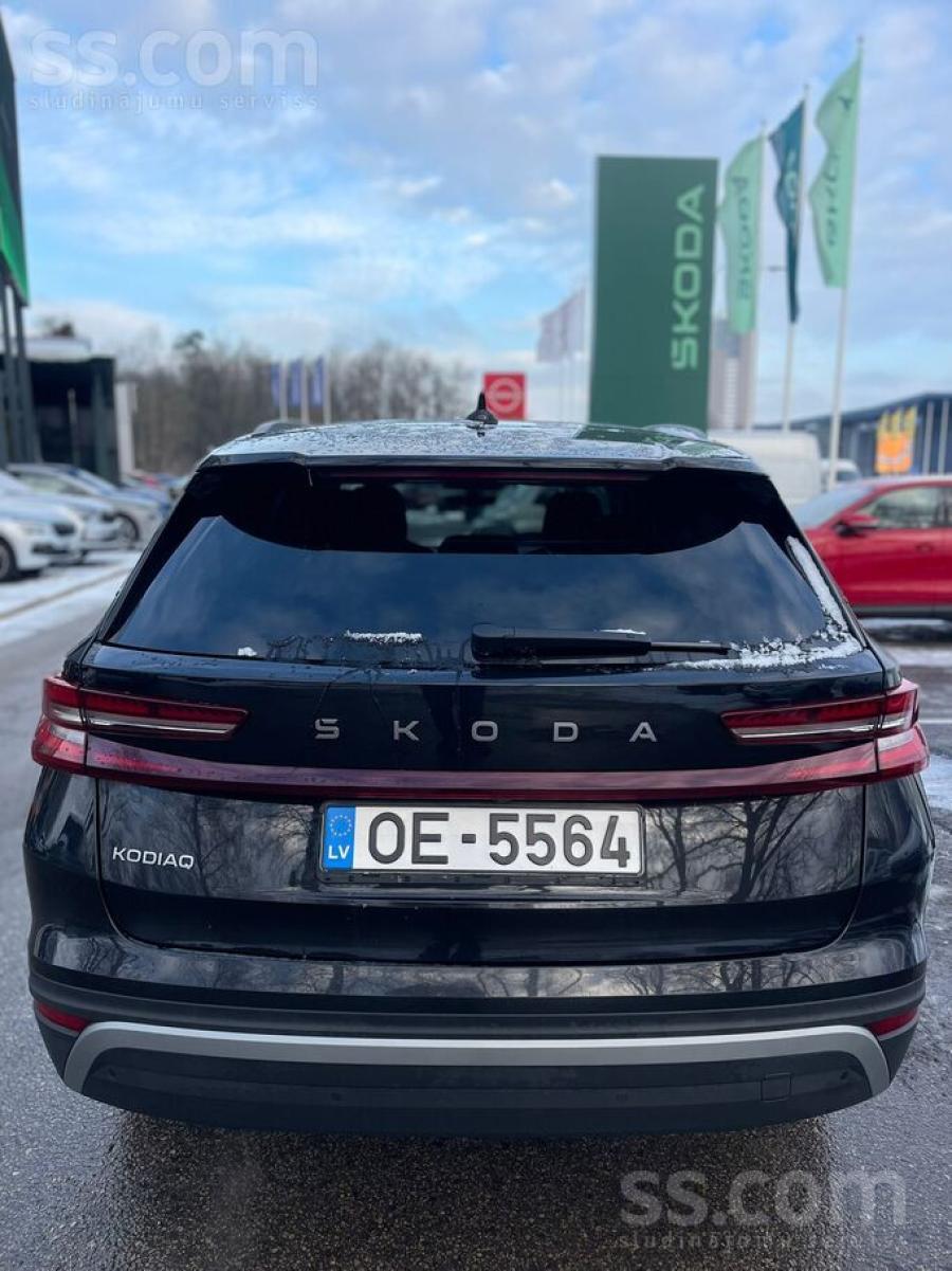 Melns Skoda Kodiaq 2025 Rīga, ar dzinēja tilpumu 1.50 L un nobraukumu 26 tūkst. km par 31200 €, foto 7 vietnē AUTOMOTO.COM.LV