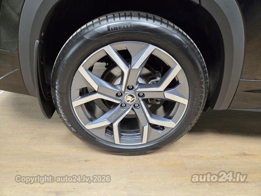 Melns Skoda Kodiaq 2025 Tallina, ar dzinēja tilpumu 1.50 L un nobraukumu 10 tūkst. km par 43200 €, foto 22 vietnē AUTOMOTO.COM.LV