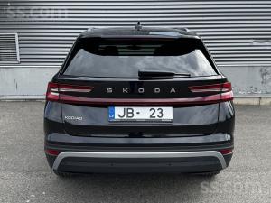 Melns Skoda Kodiaq 2025 Rīga, ar dzinēja tilpumu 1.50 L un nobraukumu 23 tūkst. km par 34500 €, foto 5 vietnē AUTOMOTO.COM.LV