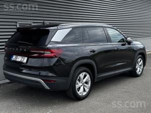 Melns Skoda Kodiaq 2025 Rīga, ar dzinēja tilpumu 1.50 L un nobraukumu 23 tūkst. km par 34500 €, foto 6 vietnē AUTOMOTO.COM.LV
