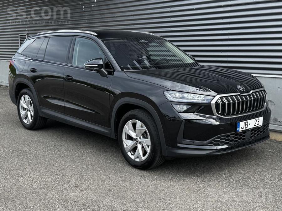 Melns Skoda Kodiaq 2025 Rīga, ar dzinēja tilpumu 1.50 L un nobraukumu 23 tūkst. km par 34500 €, foto 8 vietnē AUTOMOTO.COM.LV
