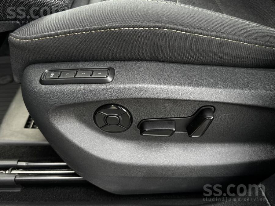 Melns Skoda Kodiaq 2025 Rīga, ar dzinēja tilpumu 1.50 L un nobraukumu 23 tūkst. km par 34500 €, foto 16 vietnē AUTOMOTO.COM.LV