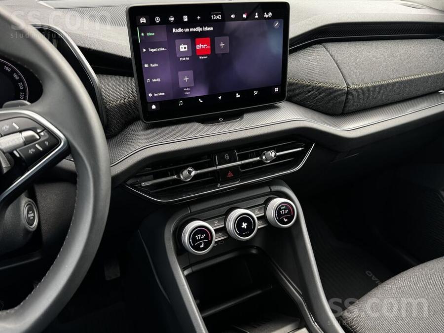 Melns Skoda Kodiaq 2025 Rīga, ar dzinēja tilpumu 1.50 L un nobraukumu 23 tūkst. km par 34500 €, foto 24 vietnē AUTOMOTO.COM.LV