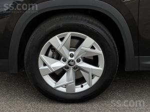 Melns Skoda Kodiaq 2025 Rīga, ar dzinēja tilpumu 1.50 L un nobraukumu 23 tūkst. km par 34500 €, foto 32 vietnē AUTOMOTO.COM.LV