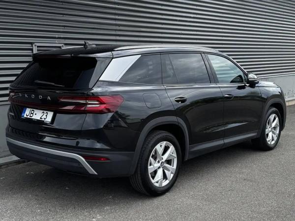 Черный Шкода Kodiaq 2025 в Рига, объемом двигателя 1.50 л и пробегом 23 тыс. км за 34900 €, фото 5 на AUTOMOTO.COM.LV
