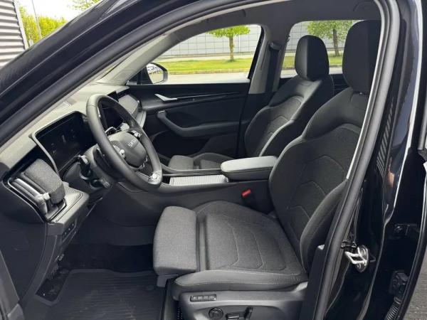 Черный Шкода Kodiaq 2025 в Рига, объемом двигателя 1.50 л и пробегом 23 тыс. км за 34900 €, фото 10 на AUTOMOTO.COM.LV