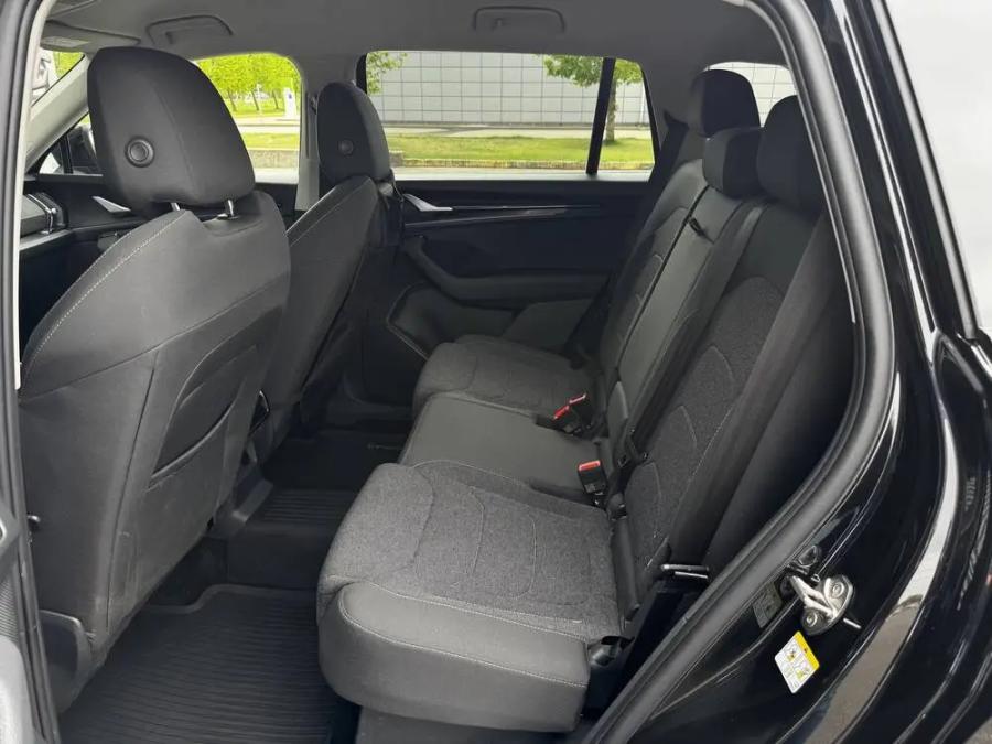 Черный Шкода Kodiaq 2025 в Рига, объемом двигателя 1.50 л и пробегом 23 тыс. км за 34900 €, фото 12 на AUTOMOTO.COM.LV