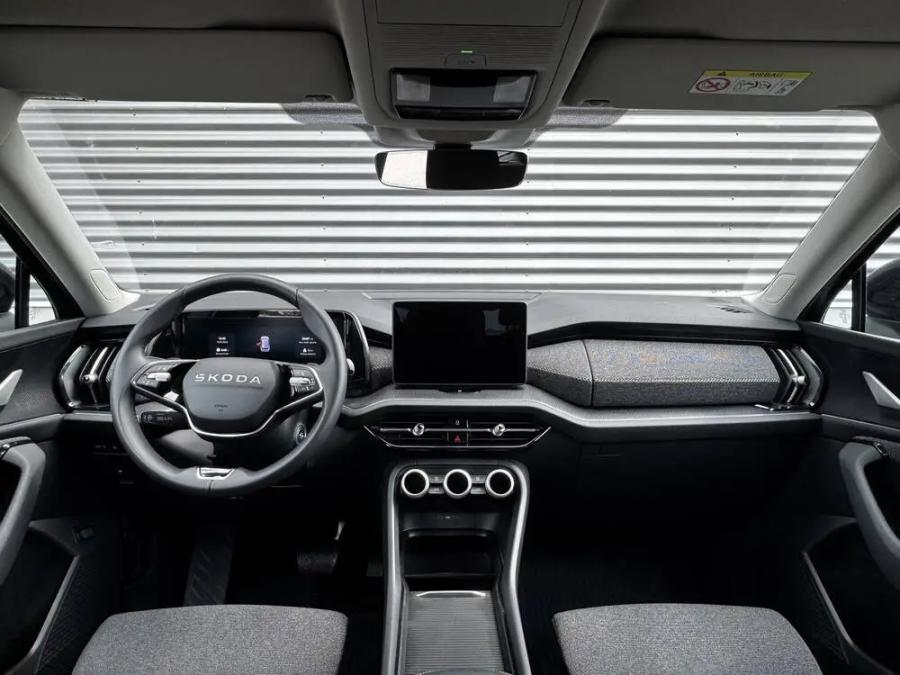 Черный Шкода Kodiaq 2025 в Рига, объемом двигателя 1.50 л и пробегом 23 тыс. км за 34900 €, фото 15 на AUTOMOTO.COM.LV