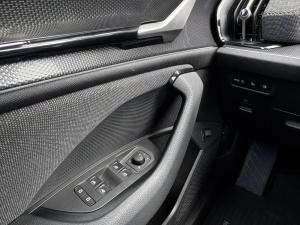 Черный Шкода Kodiaq 2025 в Рига, объемом двигателя 1.50 л и пробегом 23 тыс. км за 34900 €, фото 21 на AUTOMOTO.COM.LV