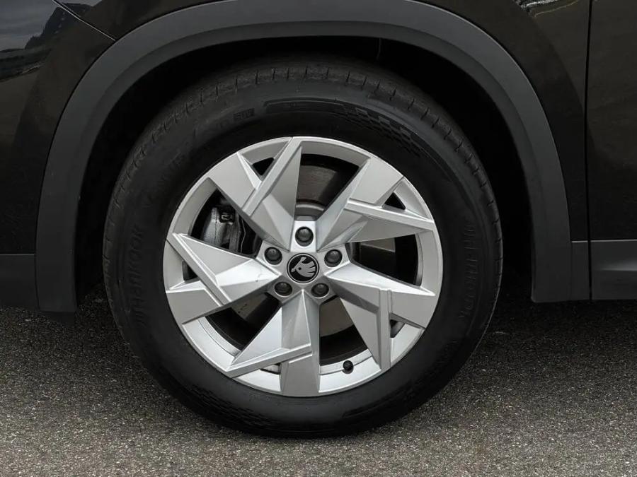 Черный Шкода Kodiaq 2025 в Рига, объемом двигателя 1.50 л и пробегом 23 тыс. км за 34900 €, фото 32 на AUTOMOTO.COM.LV
