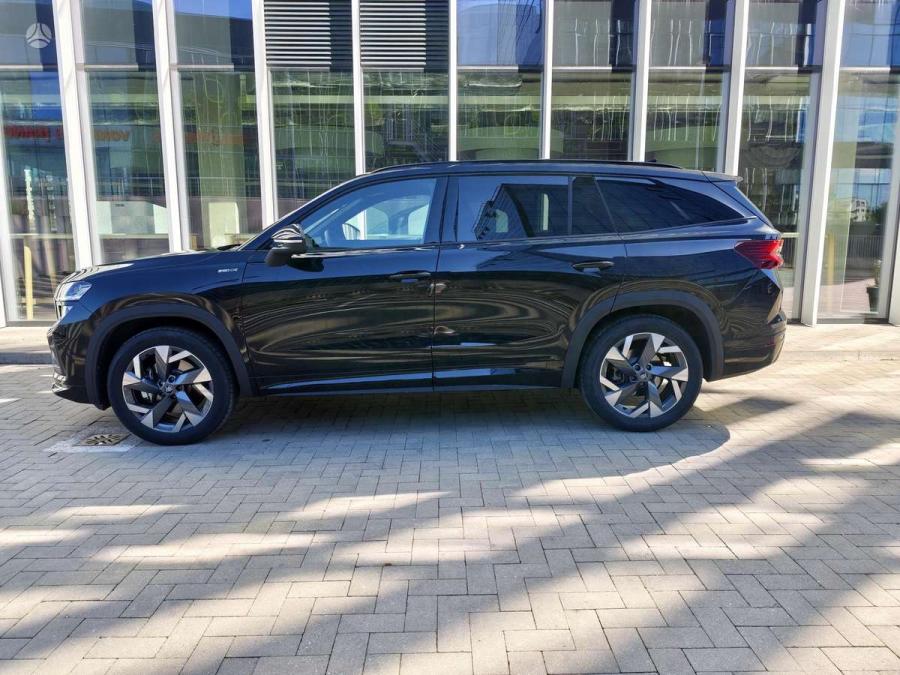 Melns Skoda Kodiaq 2025 Viļņa, ar dzinēja tilpumu 1.50 L un nobraukumu 5 tūkst. km par 37500 €, foto 4 vietnē AUTOMOTO.COM.LV