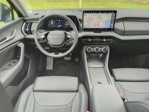 Black Skoda Kodiaq 2025 in Kaunas, with an engine capacity of 1.97 L and mileage of 5 thousand km for 45900 €, photo 9 on AUTOMOTO.COM.LV