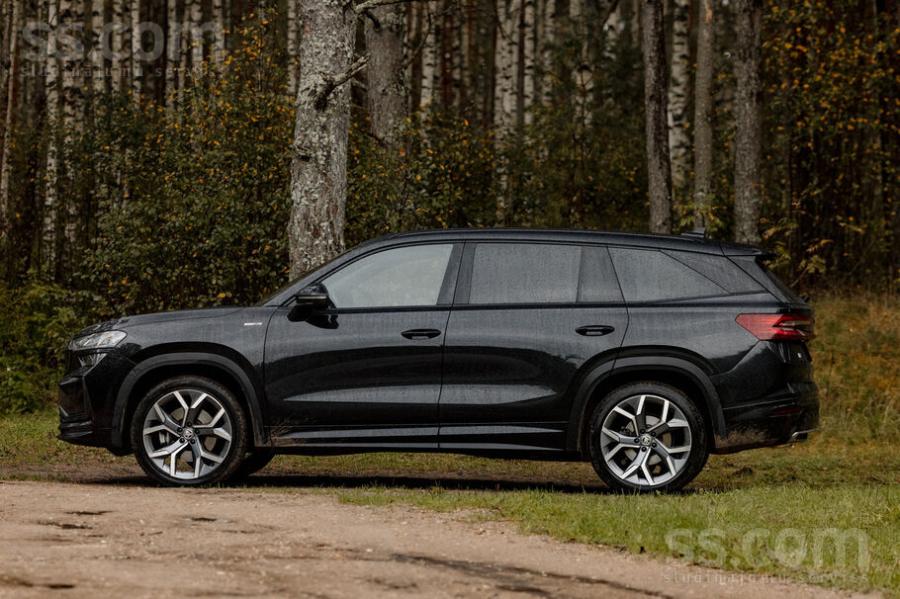 Black Skoda Kodiaq 2025 in Riga, with an engine capacity of 2.00 L and mileage of 84 thousand km for 34300 €, photo 4 on AUTOMOTO.COM.LV