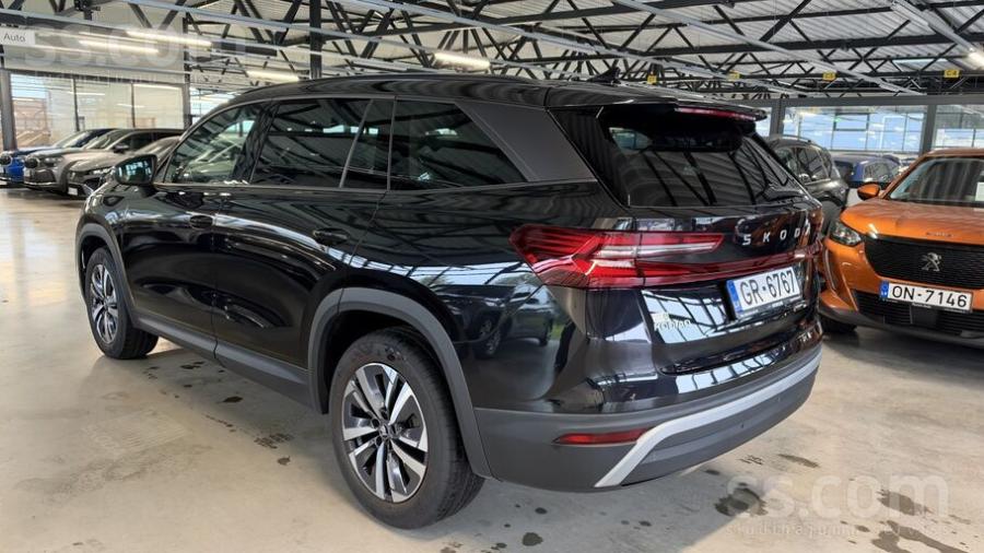 Black Skoda Kodiaq 2025 in Riga, with an engine capacity of 1.50 L and mileage of 10 thousand km for 32900 €, photo 4 on AUTOMOTO.COM.LV