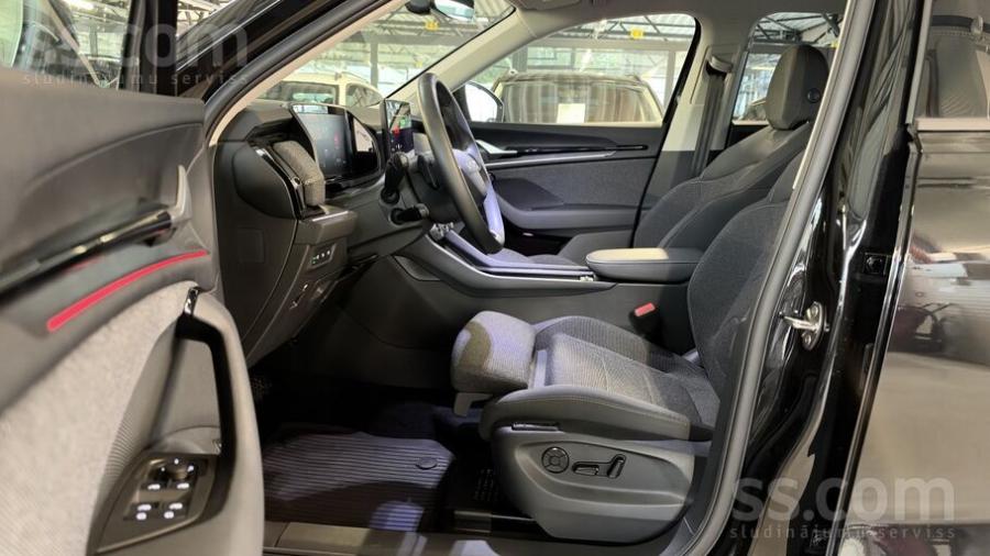 Черный Шкода Kodiaq 2025 в Рига, объемом двигателя 1.50 л и пробегом 10 тыс. км за 32900 €, фото 12 на AUTOMOTO.COM.LV