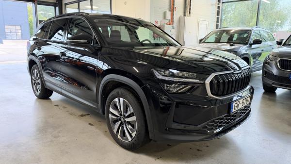 Melns Skoda Kodiaq 2025 Rīga, ar dzinēja tilpumu 1.50 L un nobraukumu 10 tūkst. km par 32900 €, foto 7 vietnē AUTOMOTO.COM.LV