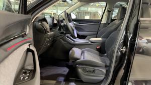 Melns Skoda Kodiaq 2025 Rīga, ar dzinēja tilpumu 1.50 L un nobraukumu 10 tūkst. km par 32900 €, foto 11 vietnē AUTOMOTO.COM.LV