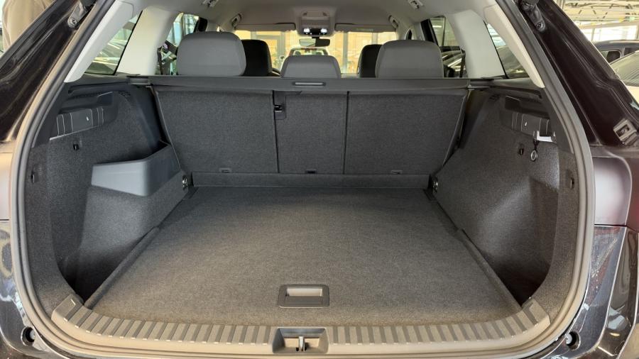 Melns Skoda Kodiaq 2025 Rīga, ar dzinēja tilpumu 1.50 L un nobraukumu 10 tūkst. km par 32900 €, foto 15 vietnē AUTOMOTO.COM.LV